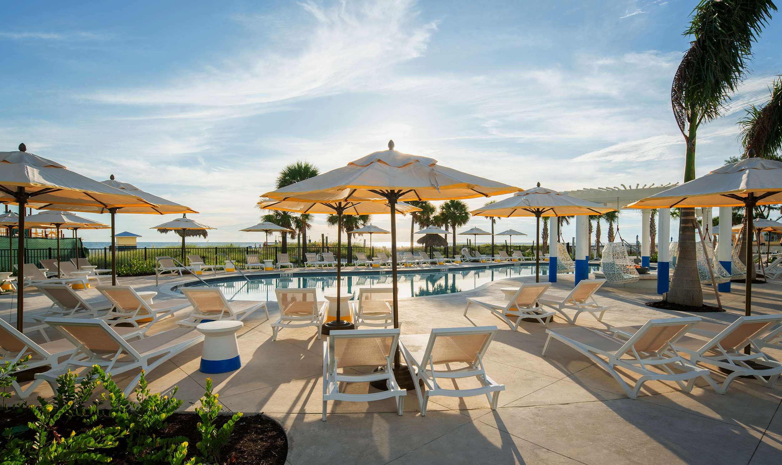Sirata Beach Resort Logo Sirata Beach Resort (St Pete Beach): Alle