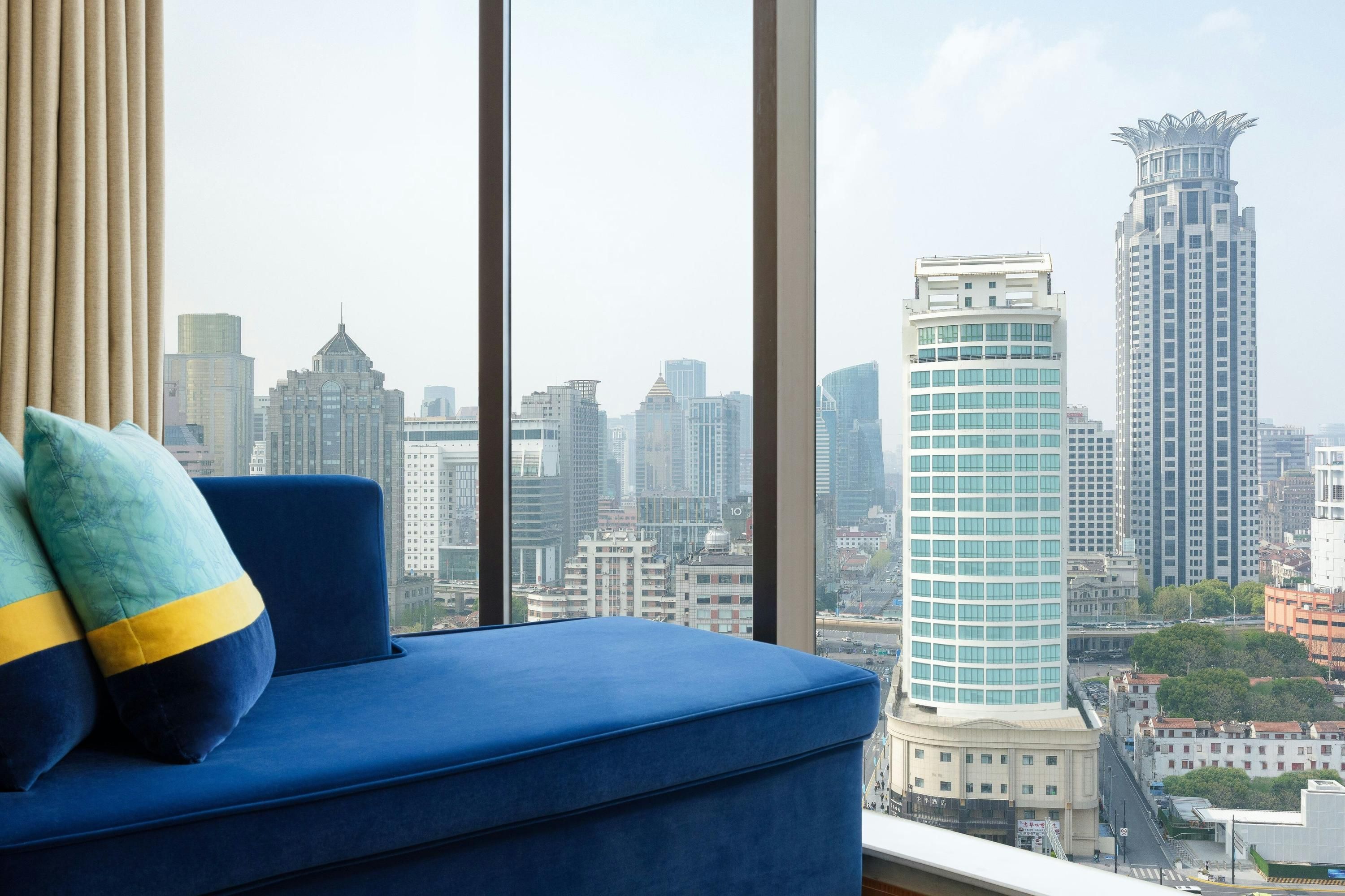 Renaissance Shanghai Yu Garden Hotel