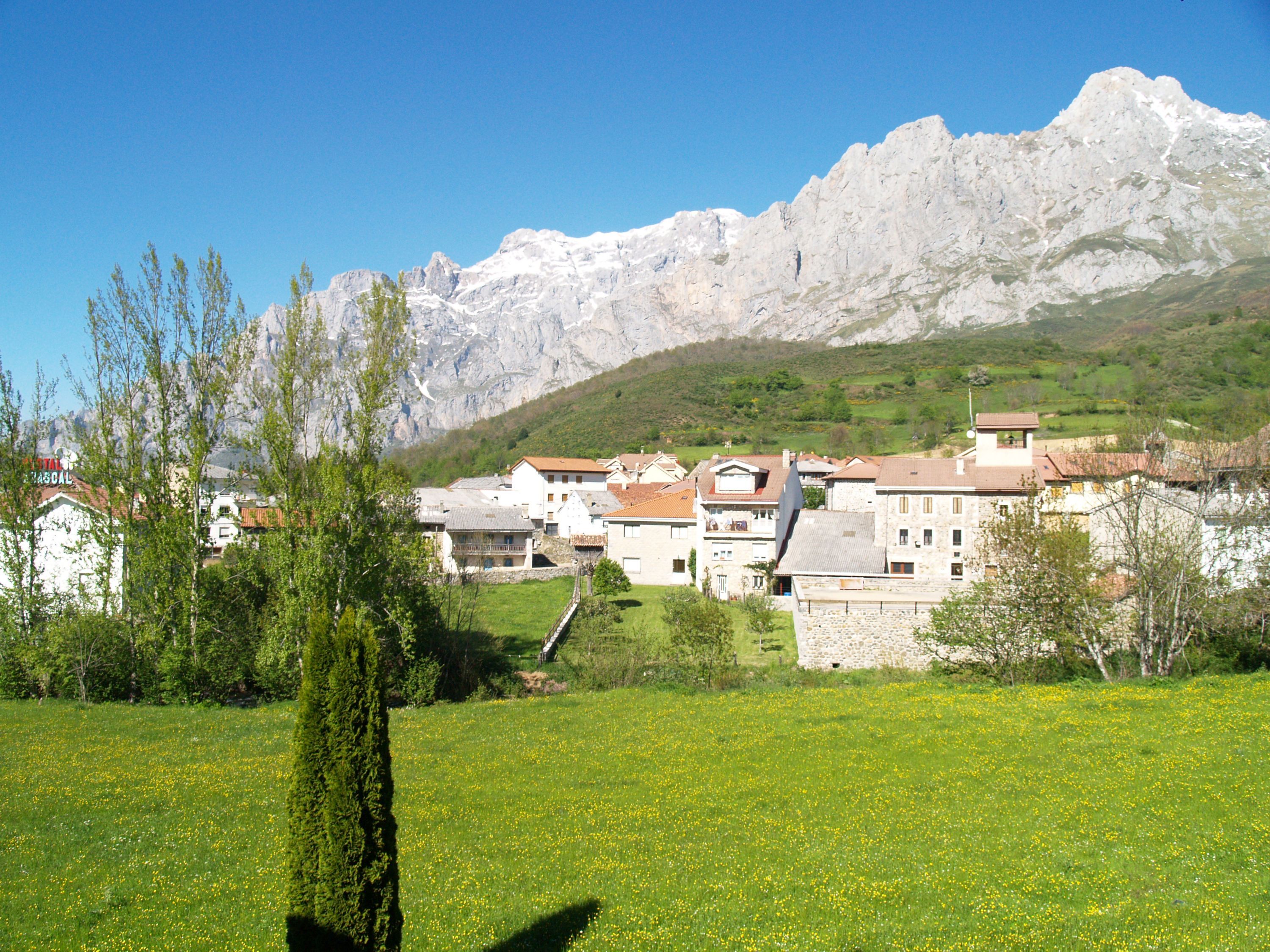 Posada de Valdeón Hotels: 19 Cheap Posada de Valdeón Hotel Deals, Spain