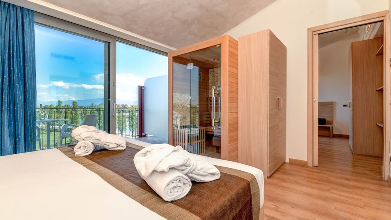 Hotel Rivus, Peschiera del Garda | HotelsCombined