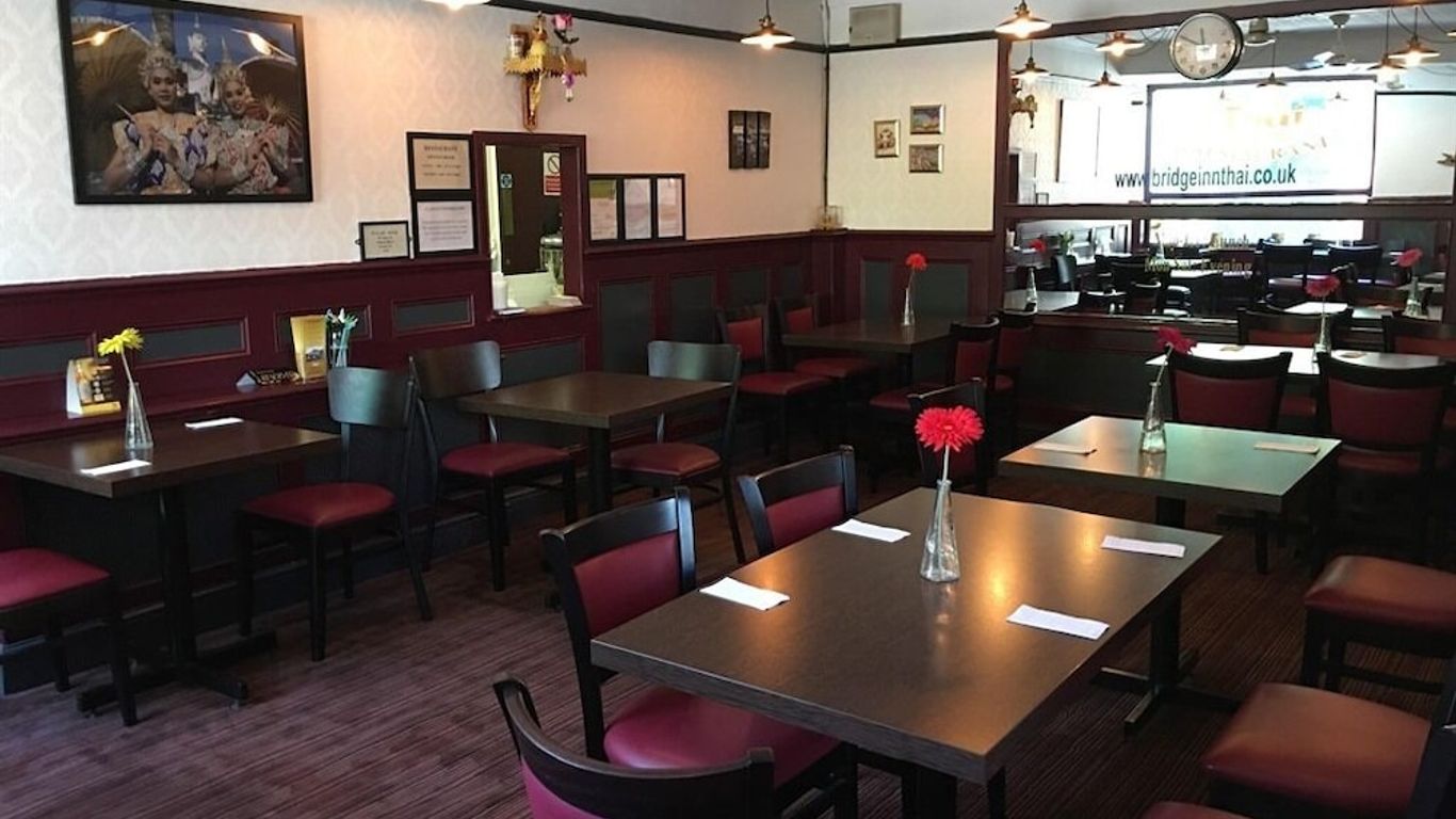 The Bridge Inn, Isleworth | HotelsCombined