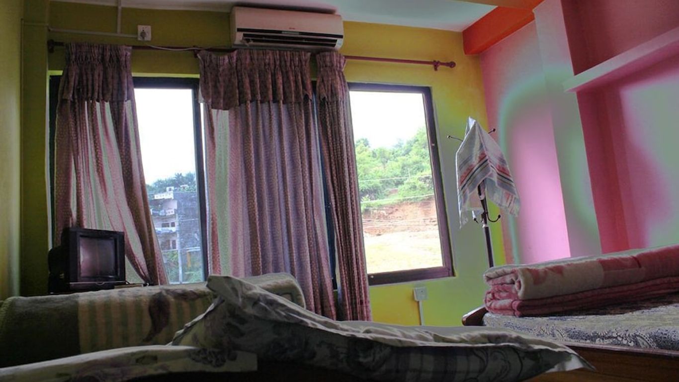 Duna Tapari Restaurant & Guest House, Bandipur | HotelsCombined