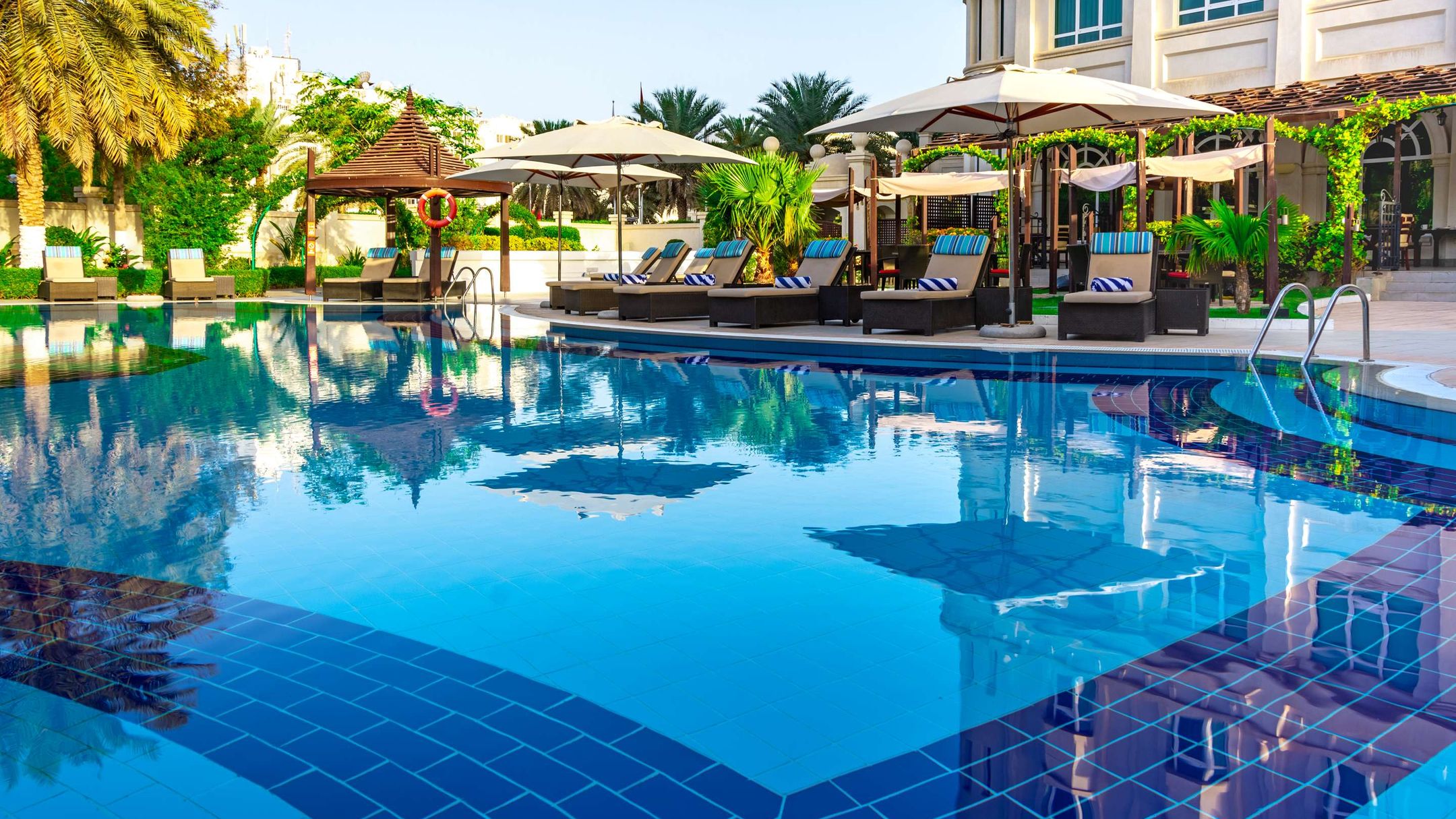 Radisson Blu Hotel, Muscat, Muscat, Oman - Compare Deals