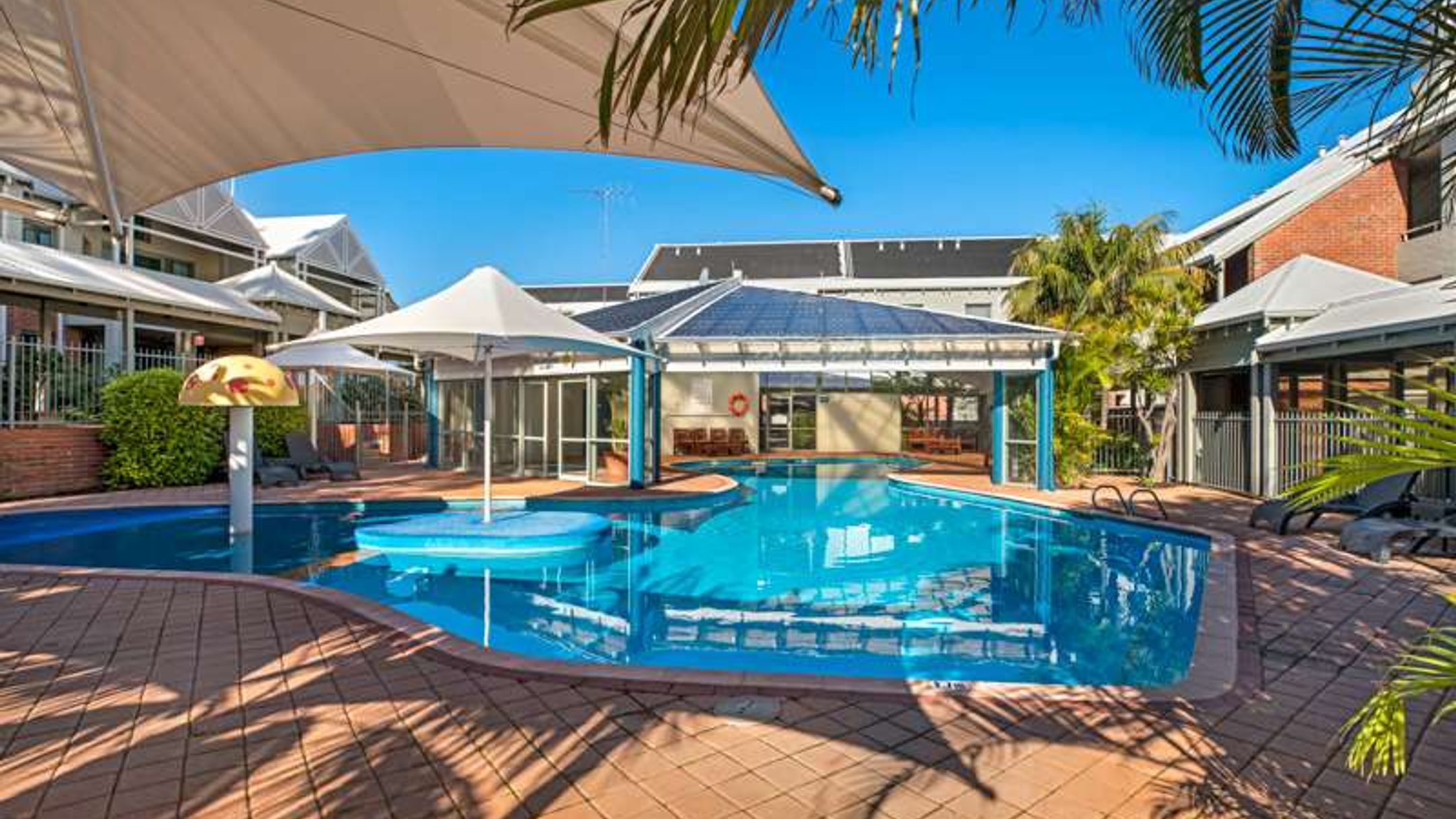 Broadwater Resort Como, Como | HotelsCombined