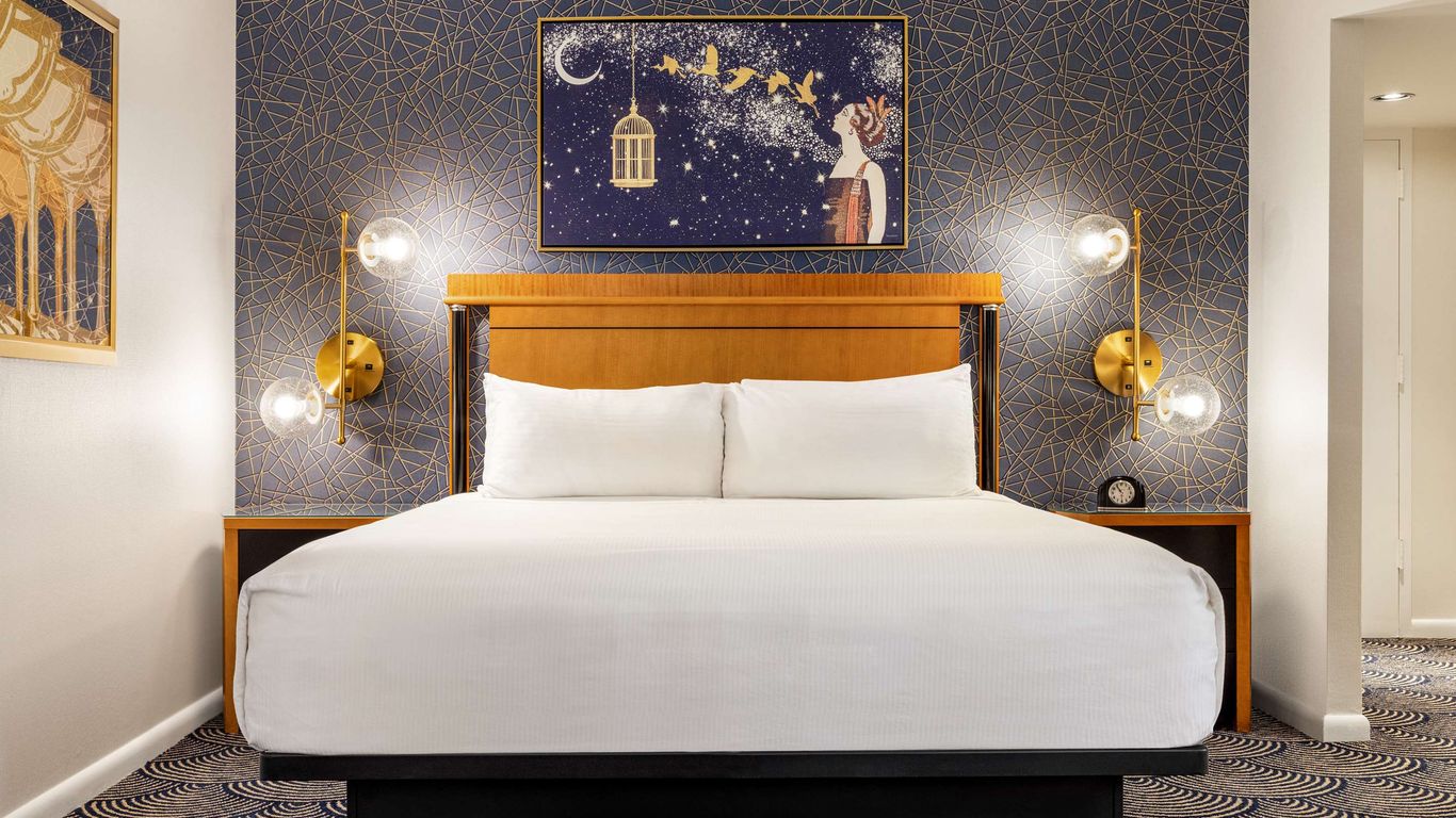 Inn at Great Neck, Great Neck | HotelsCombined