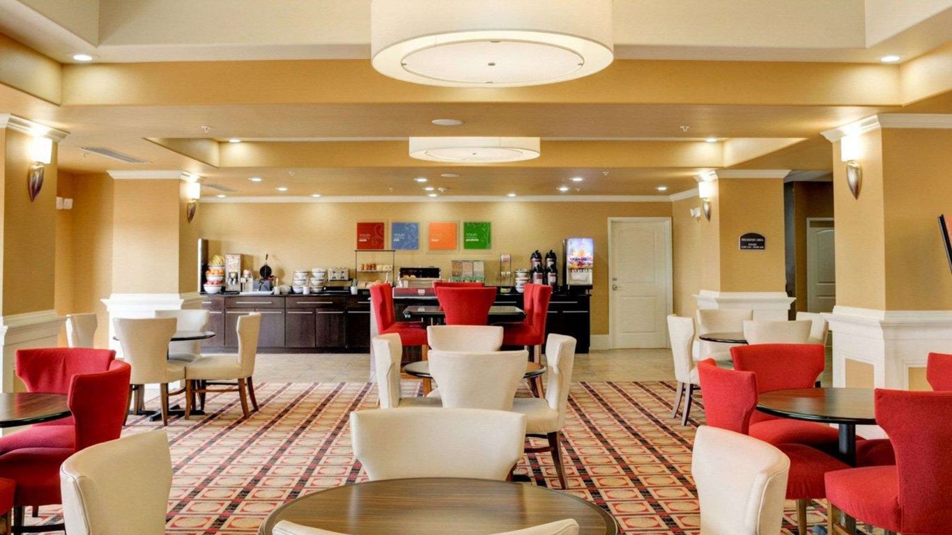 Comfort Inn & Suites Fort Smith I-540, Fort Smith | HotelsCombined