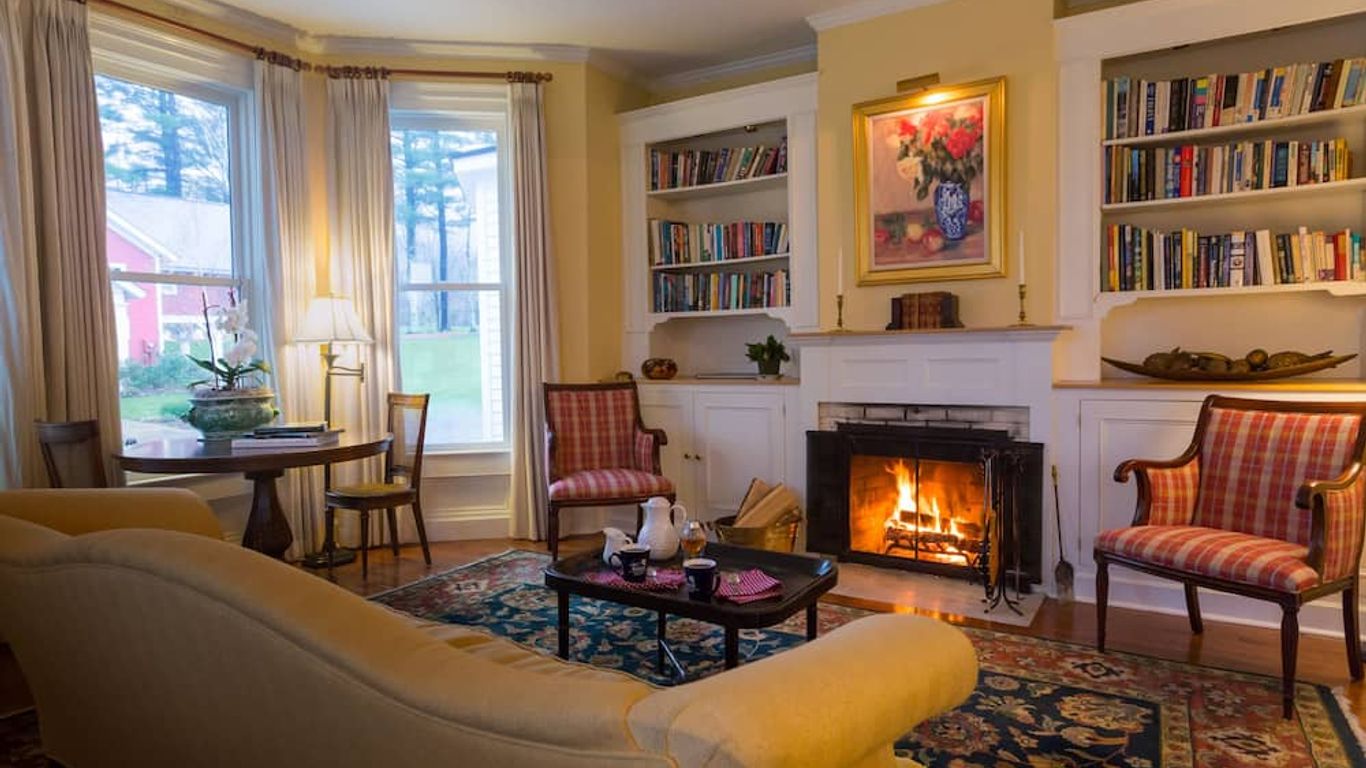 The Inn at Manchester, Manchester | HotelsCombined