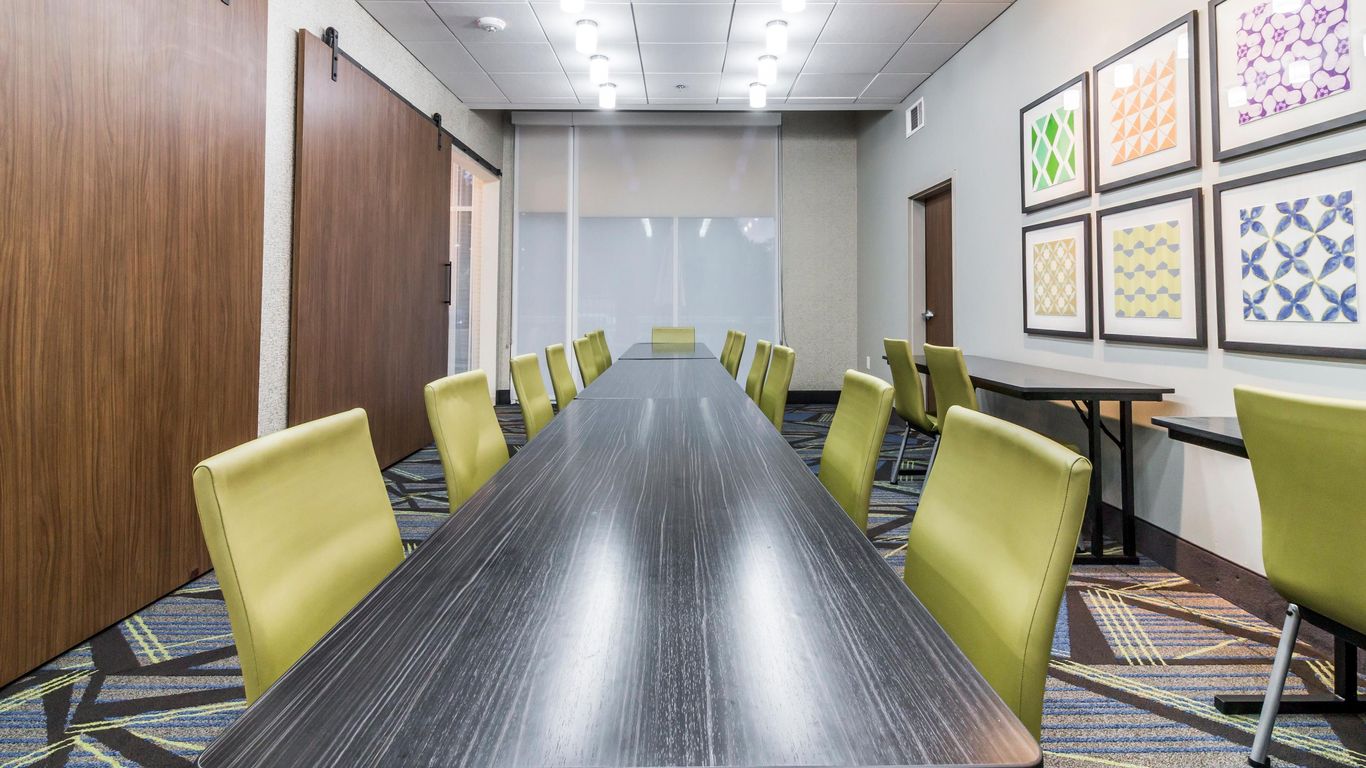 Holiday Inn Express Villa Rica, Villa Rica | HotelsCombined