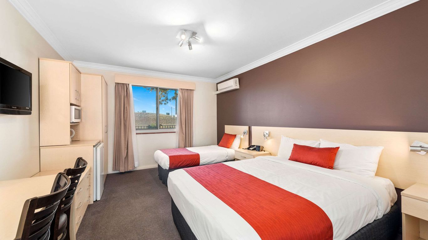 Econo Lodge Moree Spa Motor Inn, Moree | HotelsCombined