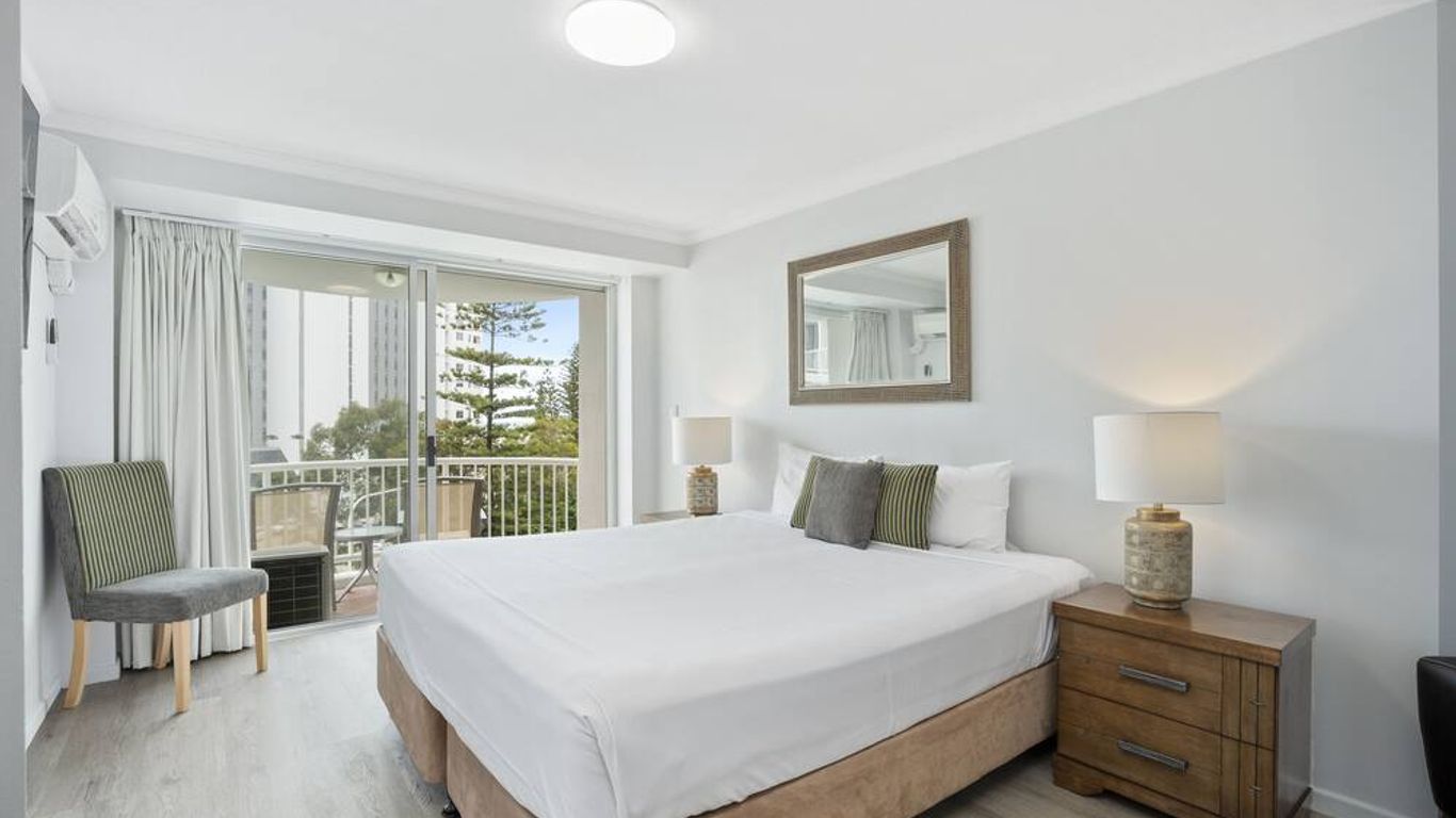 Alpha Sovereign Hotel, Surfers Paradise | HotelsCombined