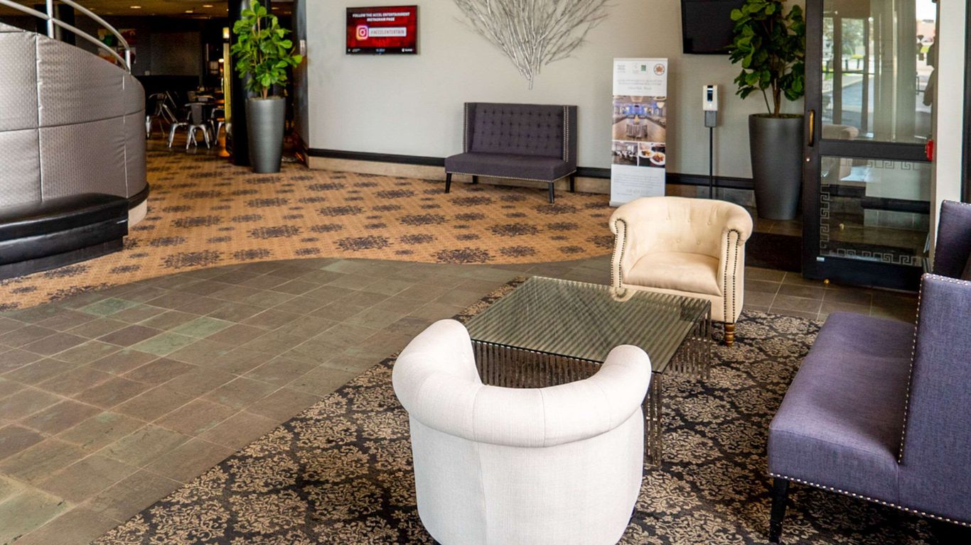 Quality Inn & Suites, Orland Park | HotelsCombined