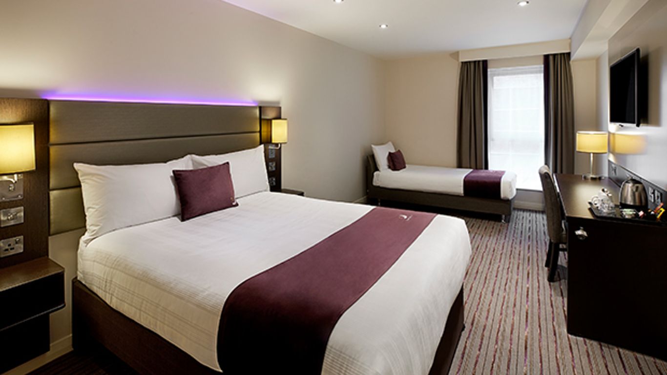 Premier Inn Chessington, Chessington | HotelsCombined