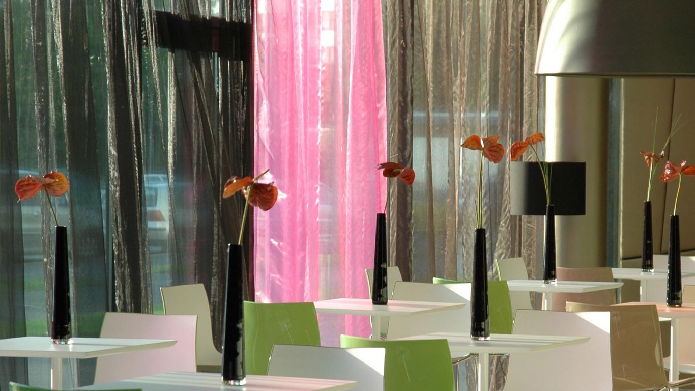 roomz Vienna Gasometer, Vienna | HotelsCombined