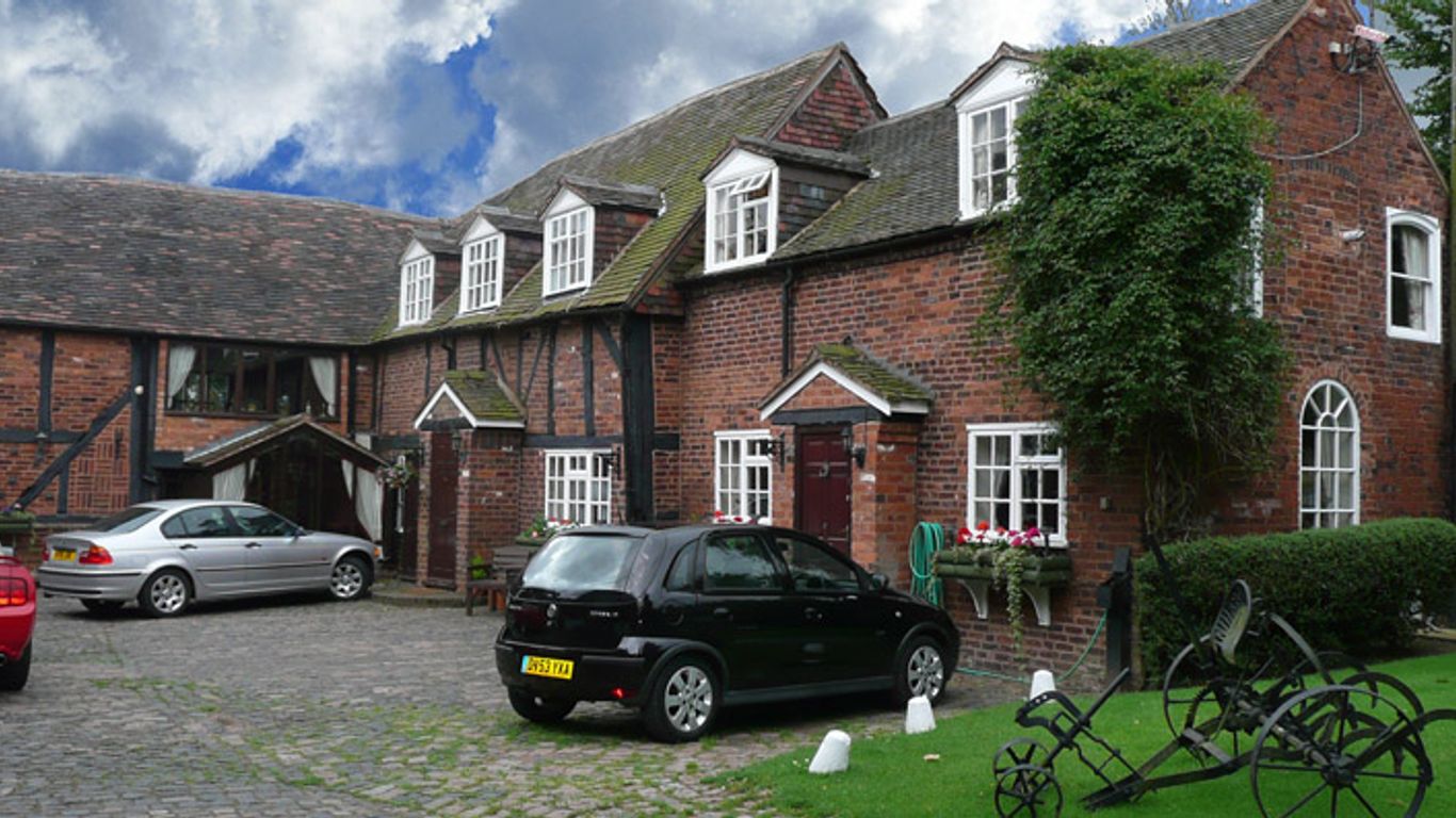 Featherstone Farm, Wolverhampton | HotelsCombined