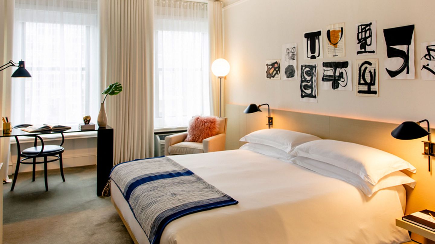 Ambassador Chicago, Chicago | HotelsCombined